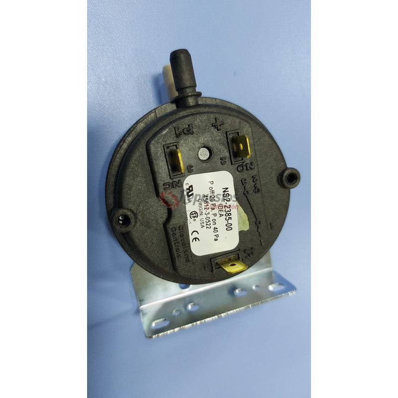20/40 Pascal differential pressure switch with clamp